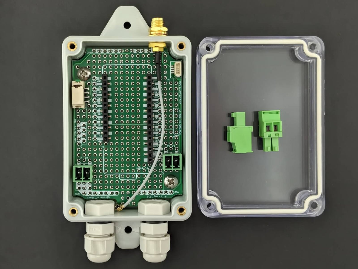 qBoxMini AFC DIY IOT Enclosure Kit (One SMA) – IOT-BOTS.COM